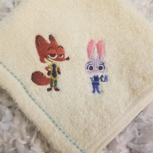 Disney | Bath | Rare Disney Zootopia Judy Hopps And Nick Wilde Towel ...